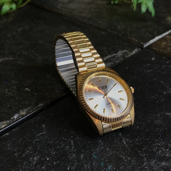 CG | Accessories | Vintage Cg Quartz Watch Silvergold Tone Flex Band ...